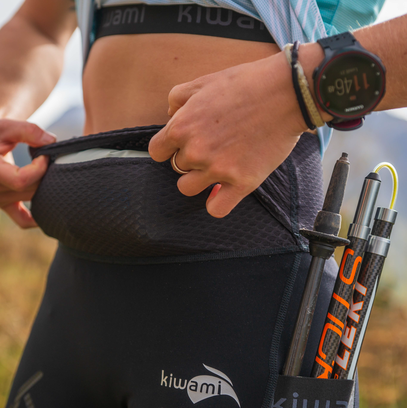 Short de trail running Equilibrium 2 Kaki Bivouac homme avec portage de bâtons | Kiwami